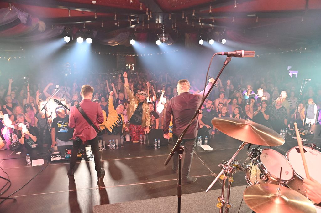 QueenOnline.com - The Official Queen Website