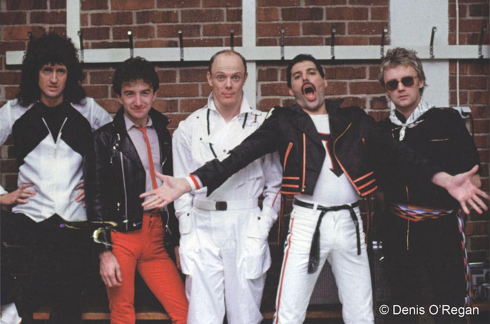 QueenOnline.com - Features